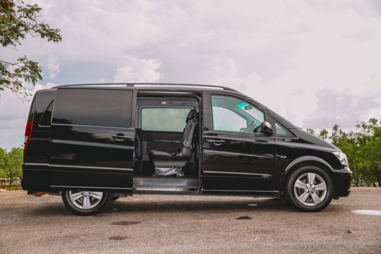 OUT'n'BACK Limos Darwin Fleet: Mercedes Benz Viano - OUT'n'BACK Limos ...